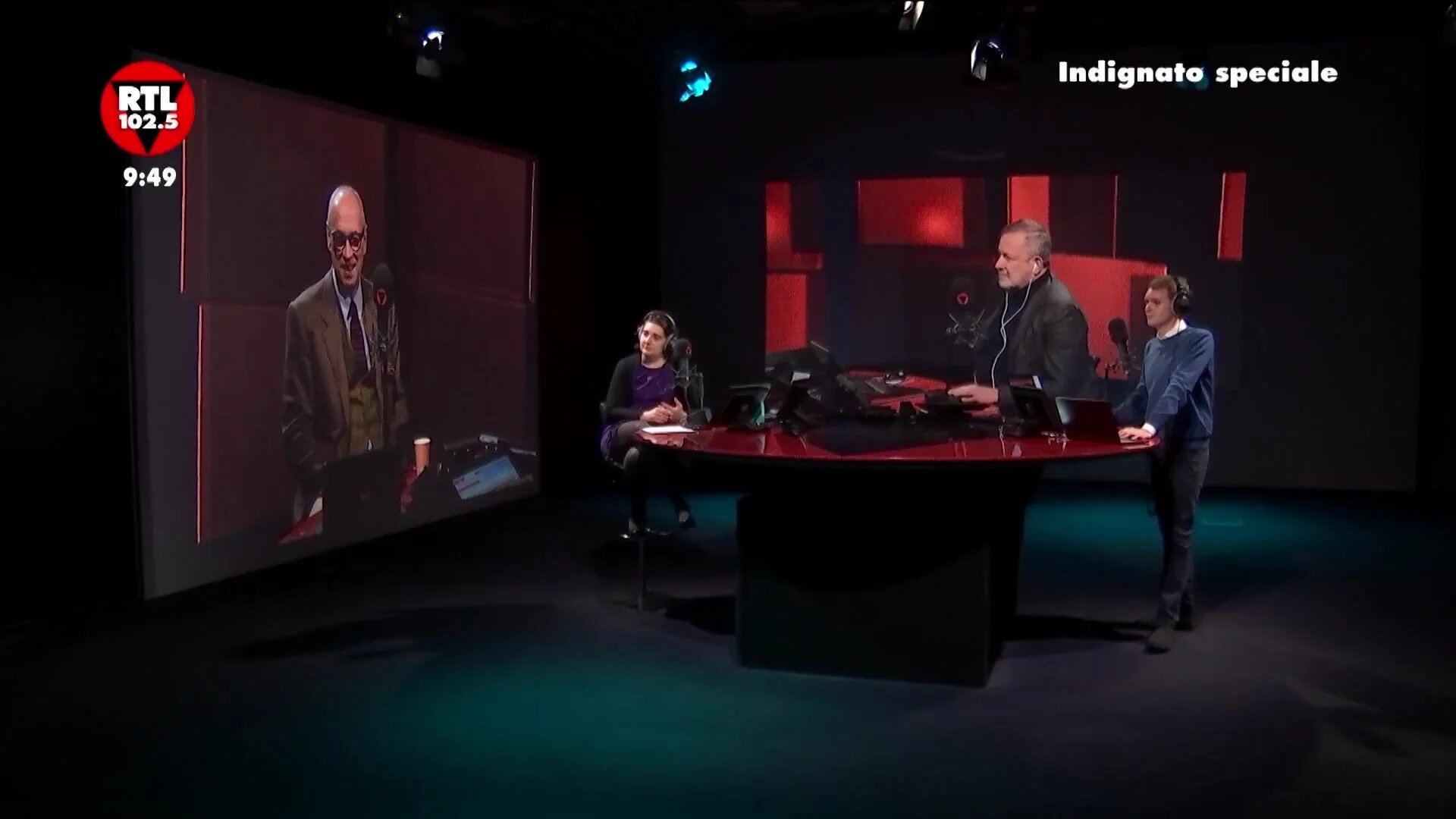 L'indignato speciale: Indignato Speciale: c'è qualcosa di non detto ...